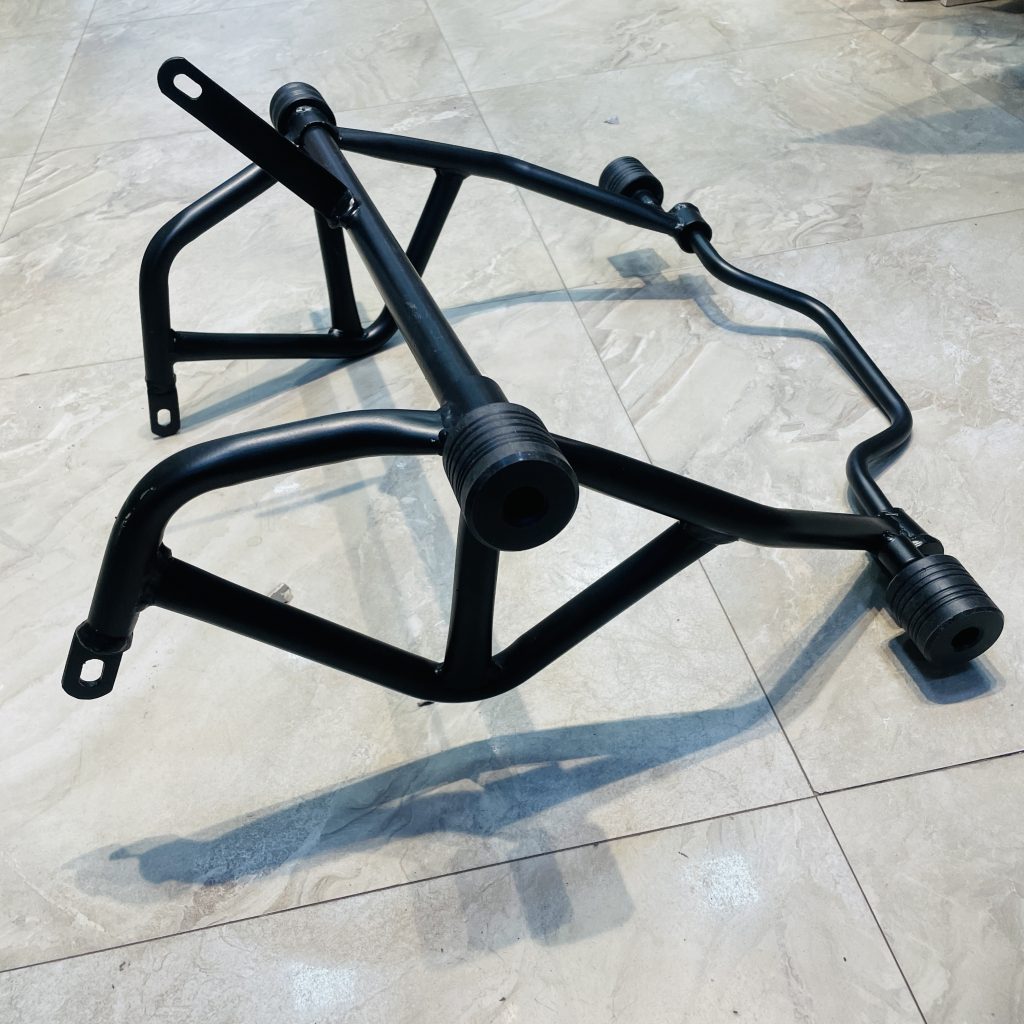 Sarkkart Heavy-Duty Crash Guard with 4 Sliders for Gixxer 150/250 (BS6 ...