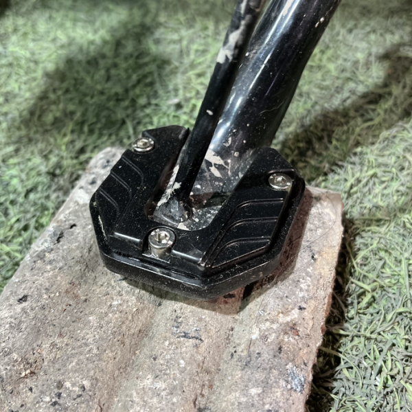 XSR 155 Side Stand Extension – Metal Foot Enlarger Plate - Sarkkart